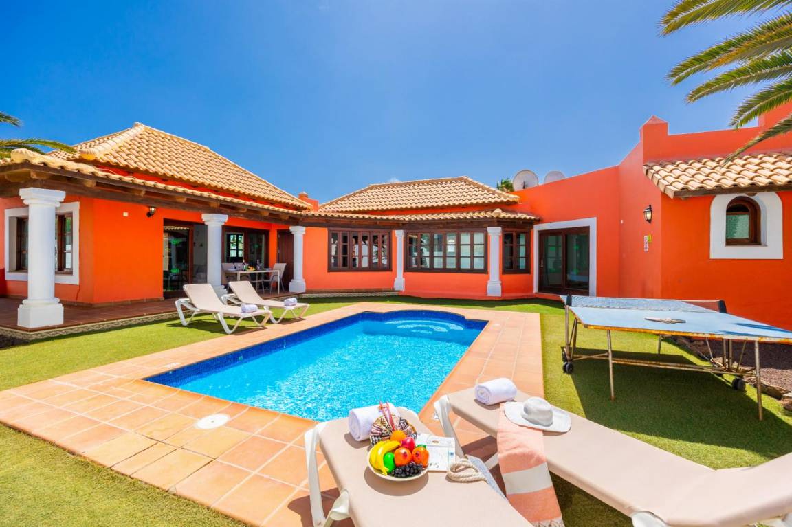 Villa ∙ 2 Bedrooms ∙ 4 Guests - Corralejo
