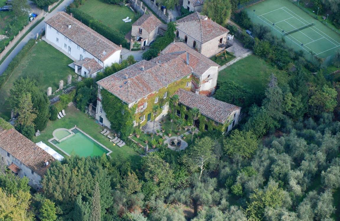 Villa ∙ 17 Bedrooms ∙ 35 Guests - Lucca