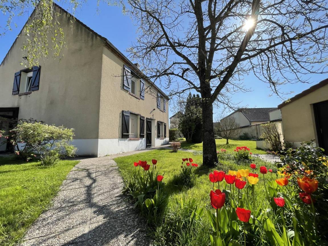 120 M² Mökki ∙ 2 Makuuhuonetta ∙ 4 Vierasta - Marne