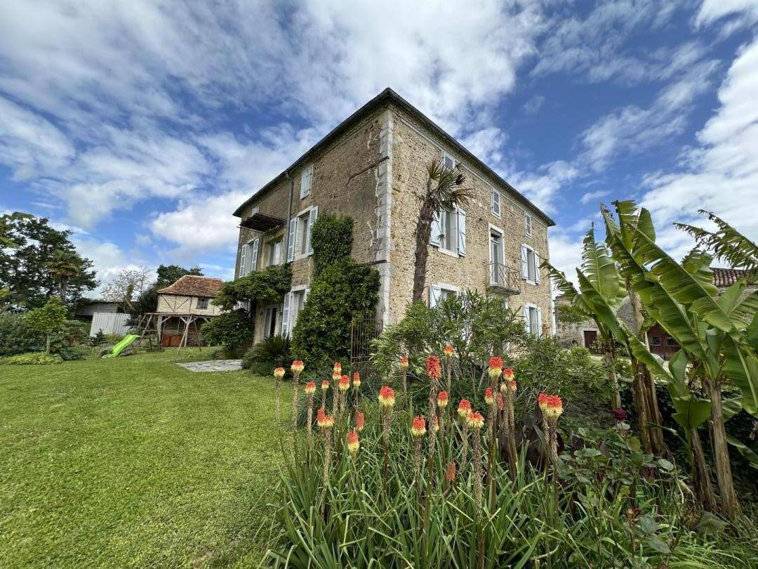 200 M² Gîte ∙ 4 Chambres ∙ 6 Personnes - Pays basque français