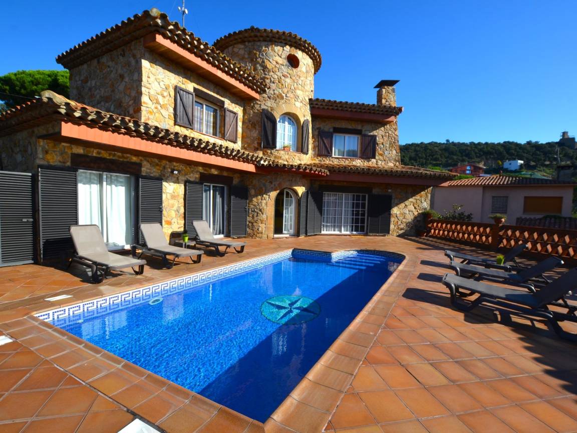 300 M² Villa ∙ 4 Schlafzimmer ∙ 10 Gäste - Blanes