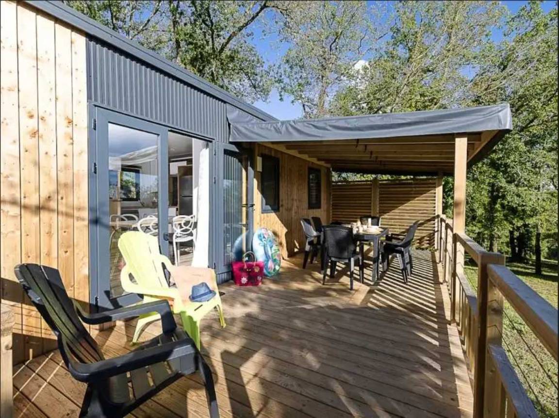 37 M² Camping ∙ 3 Chambres ∙ 8 Personnes - Souillac