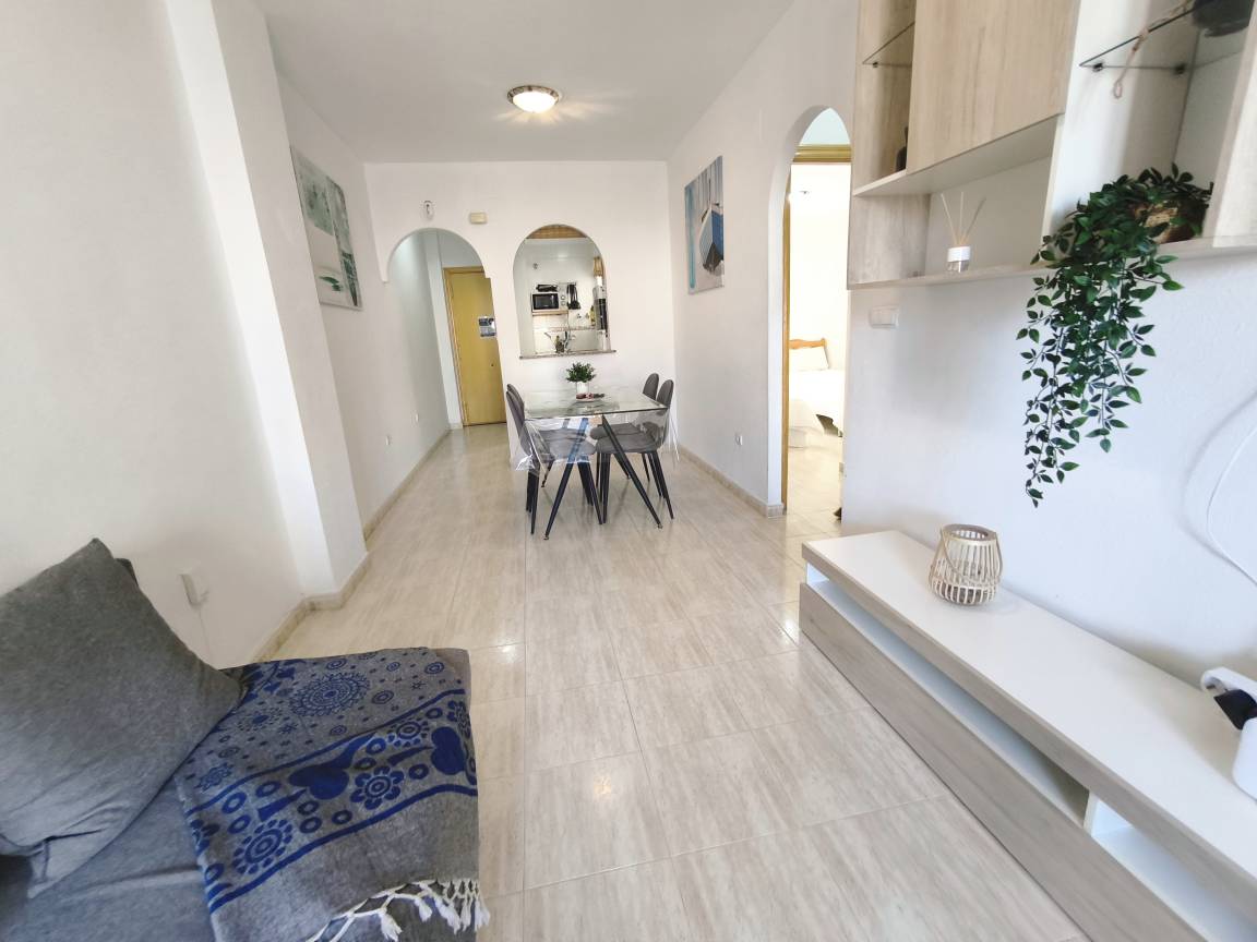 62 M² Apartment ∙ 2 Bedrooms ∙ 4 Guests - Torrevieja