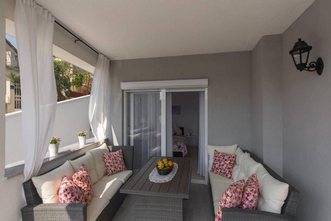 120 M² Apartment ∙ 3 Bedrooms ∙ 6 Guests - Tisno