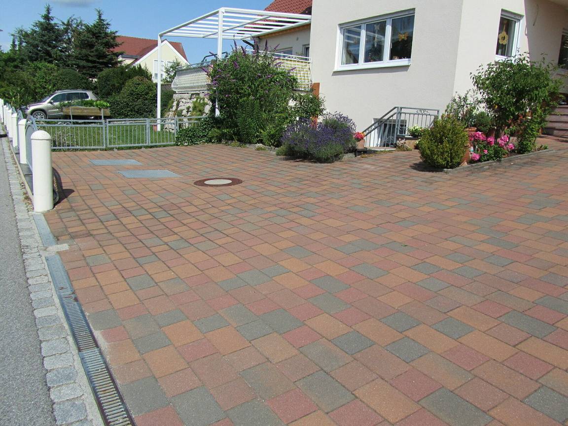 90 M² Ferienwohnung ∙ 1 Schlafzimmer ∙ 5 Gäste - Neutraubling