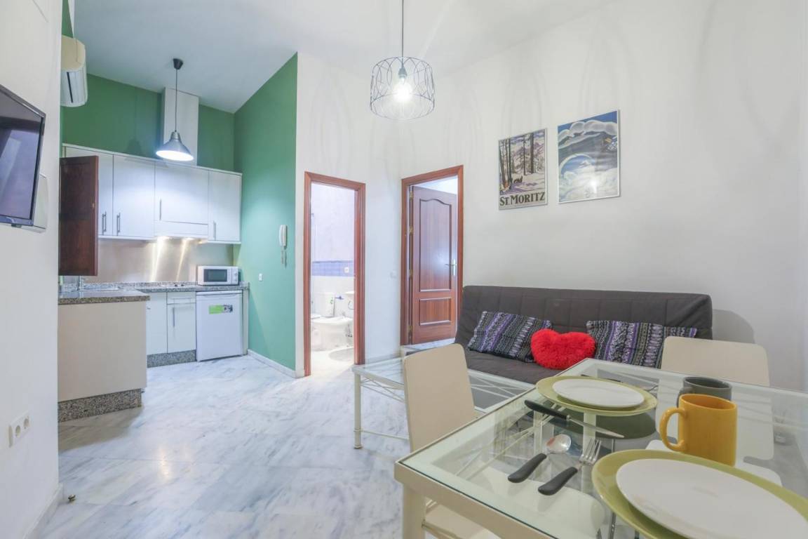 40 M² Apartamento ∙ 2 Quartos ∙ 4 Hóspedes - Séville