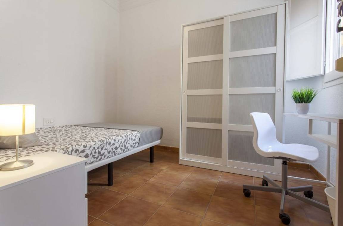 Privatzimmer ∙ 1 Schlafzimmer ∙ 1 Gast - Valencia