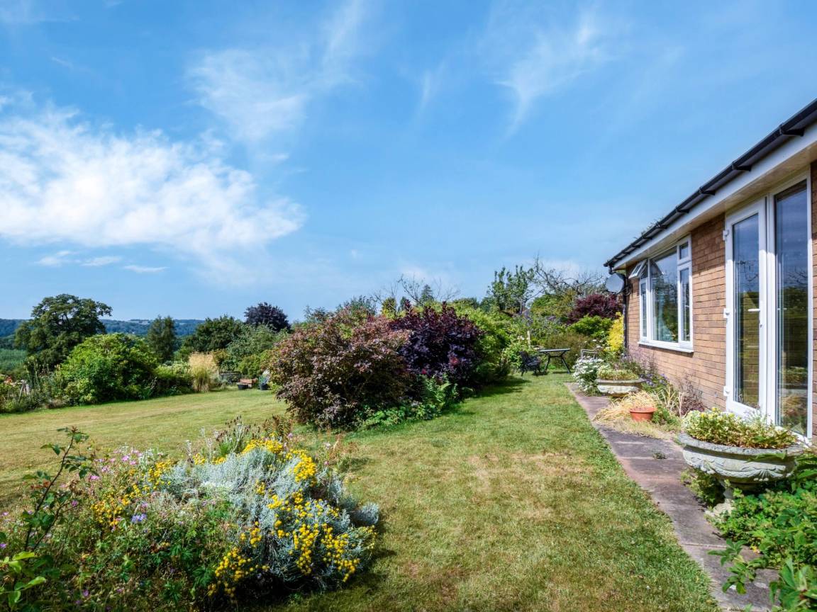 Cottage ∙ 2 Bedrooms ∙ 4 Guests - Malvern Hills