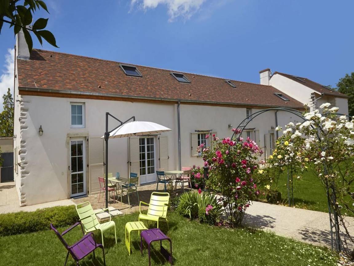 250 M² Cottage ∙ 4 Bedrooms ∙ 8 Guests - Beaune