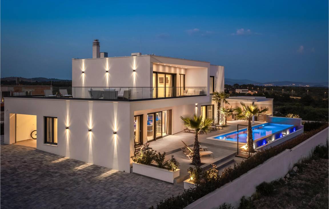 330 M² Ferienhaus ∙ 5 Schlafzimmer ∙ 10 Gäste - Vodice