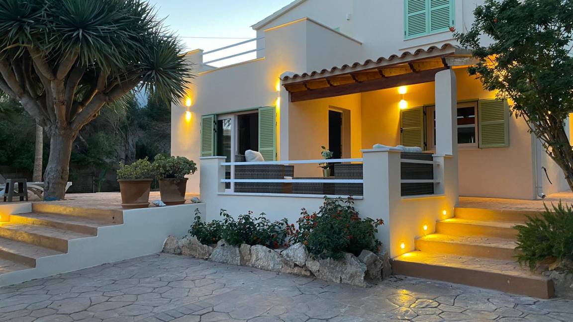 180 M² Villa ∙ 4 Habitaciones ∙ 8 Huéspedes - Cala Pi