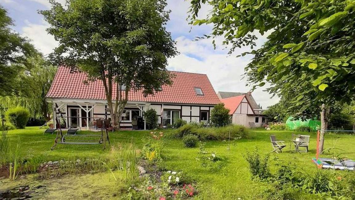 70 M² Ferienwohnung ∙ 1 Schlafzimmer ∙ 4 Gäste - Teterow