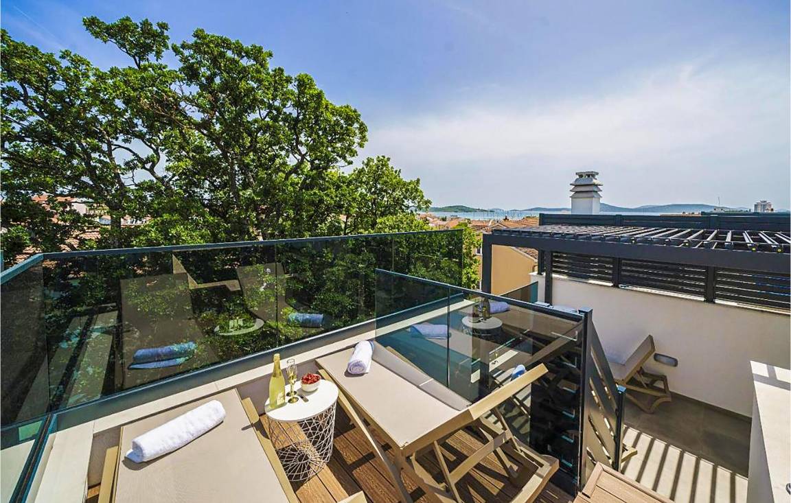 185 M² Ferienhaus ∙ 2 Schlafzimmer ∙ 6 Gäste - Vodice