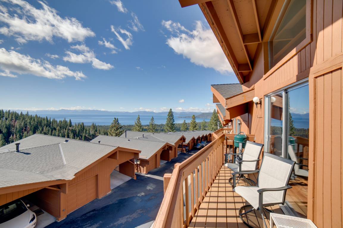 121 M² Apartment ∙ 2 Bedrooms ∙ 6 Guests - North Lake Tahoe, CA