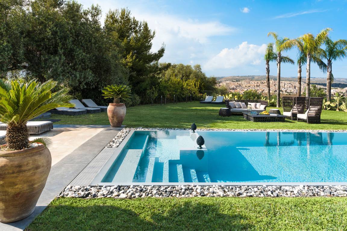 200 M² Villa ∙ 4 Schlafzimmer ∙ 7 Gäste - Noto