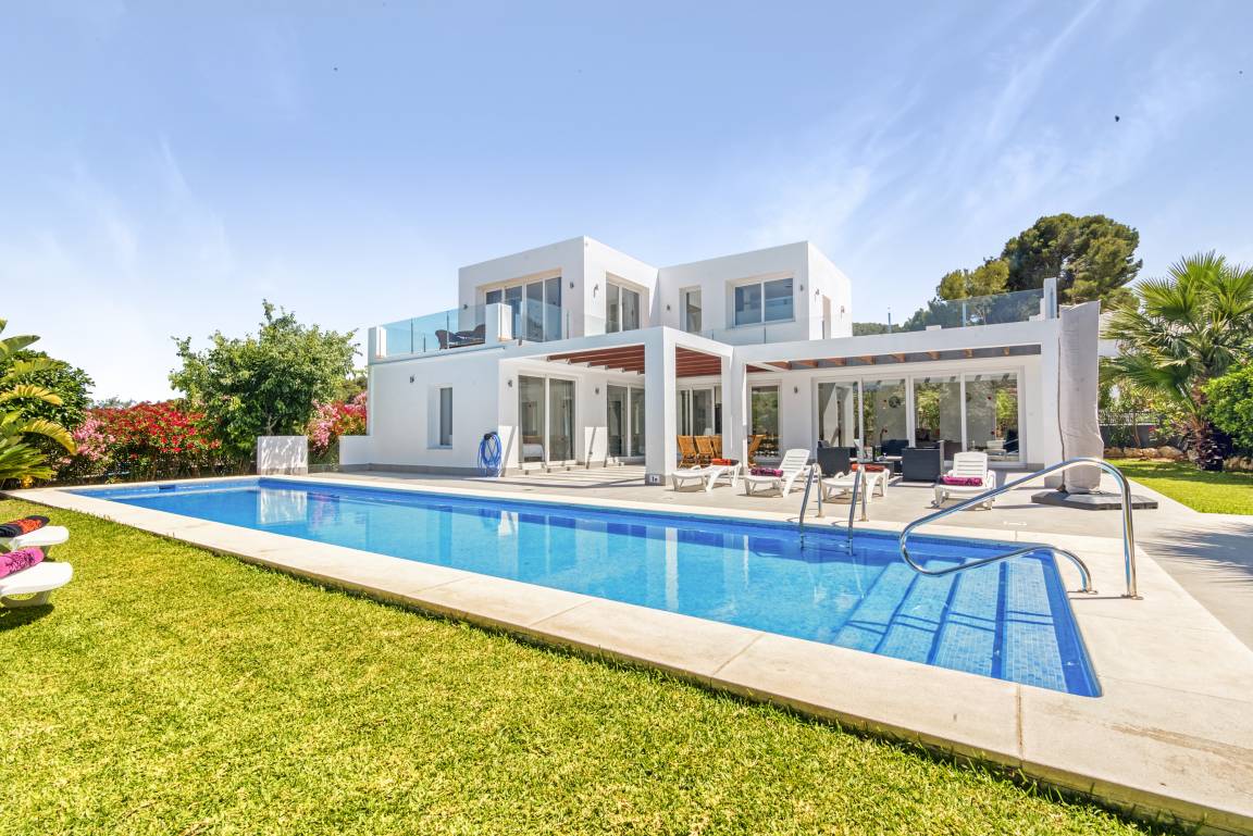 220 M² Chalet ∙ 5 Bedrooms ∙ 10 Guests - Jávea