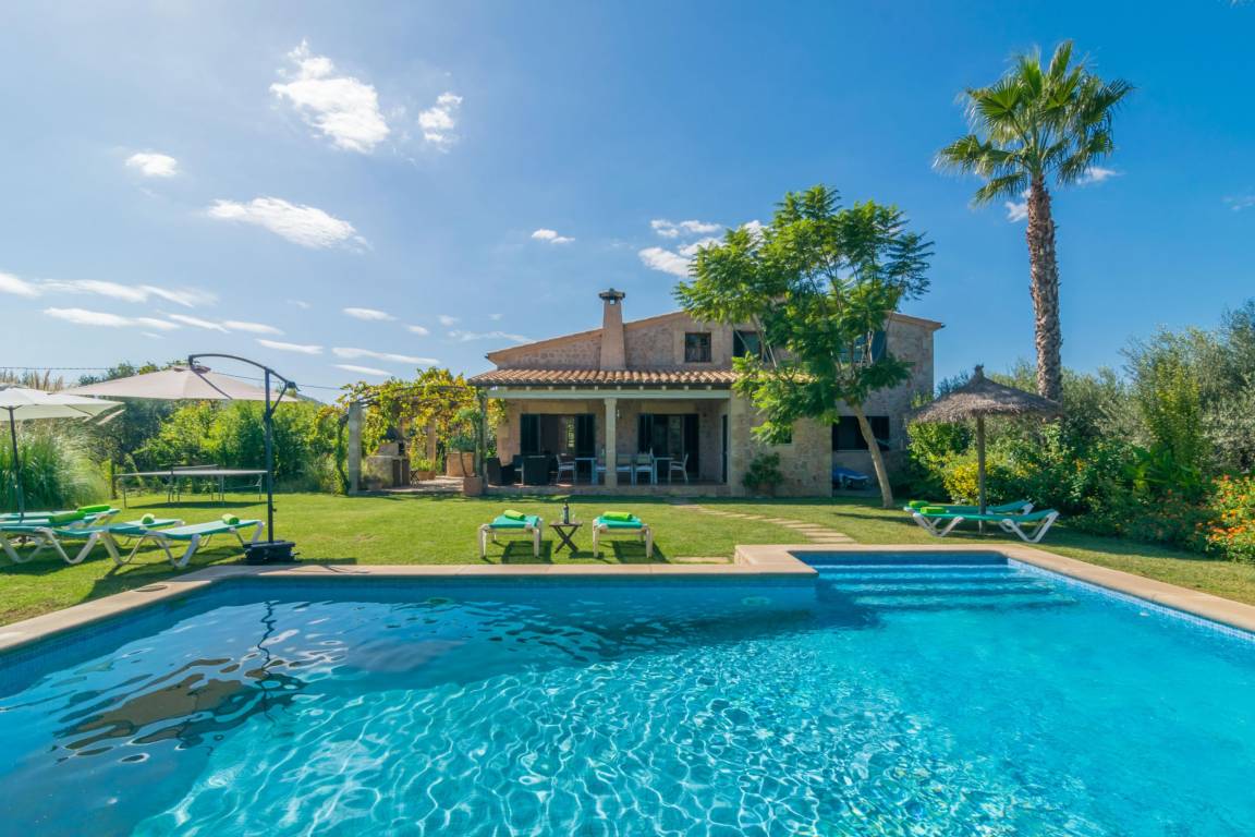 200 M² Villa ∙ 4 Bedrooms ∙ 8 Guests - Port de Pollença