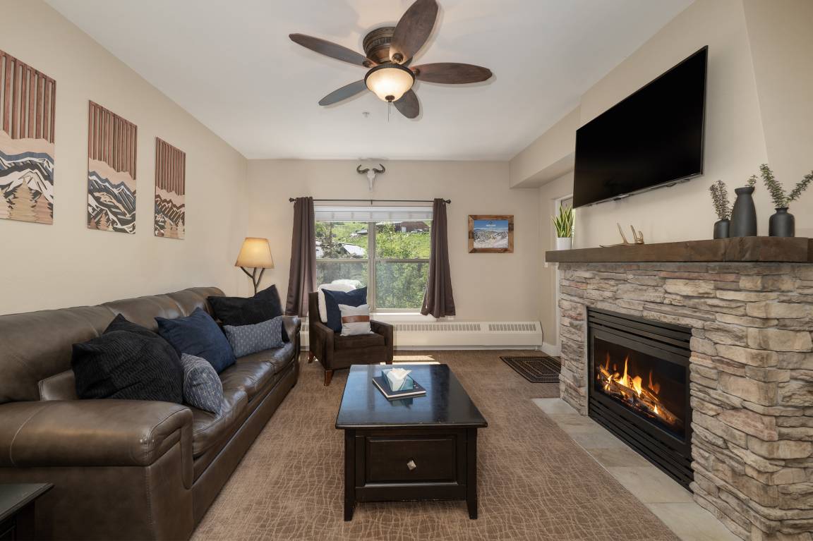 Condo ∙ 1 Bedroom ∙ 4 Guests - Granby, CO