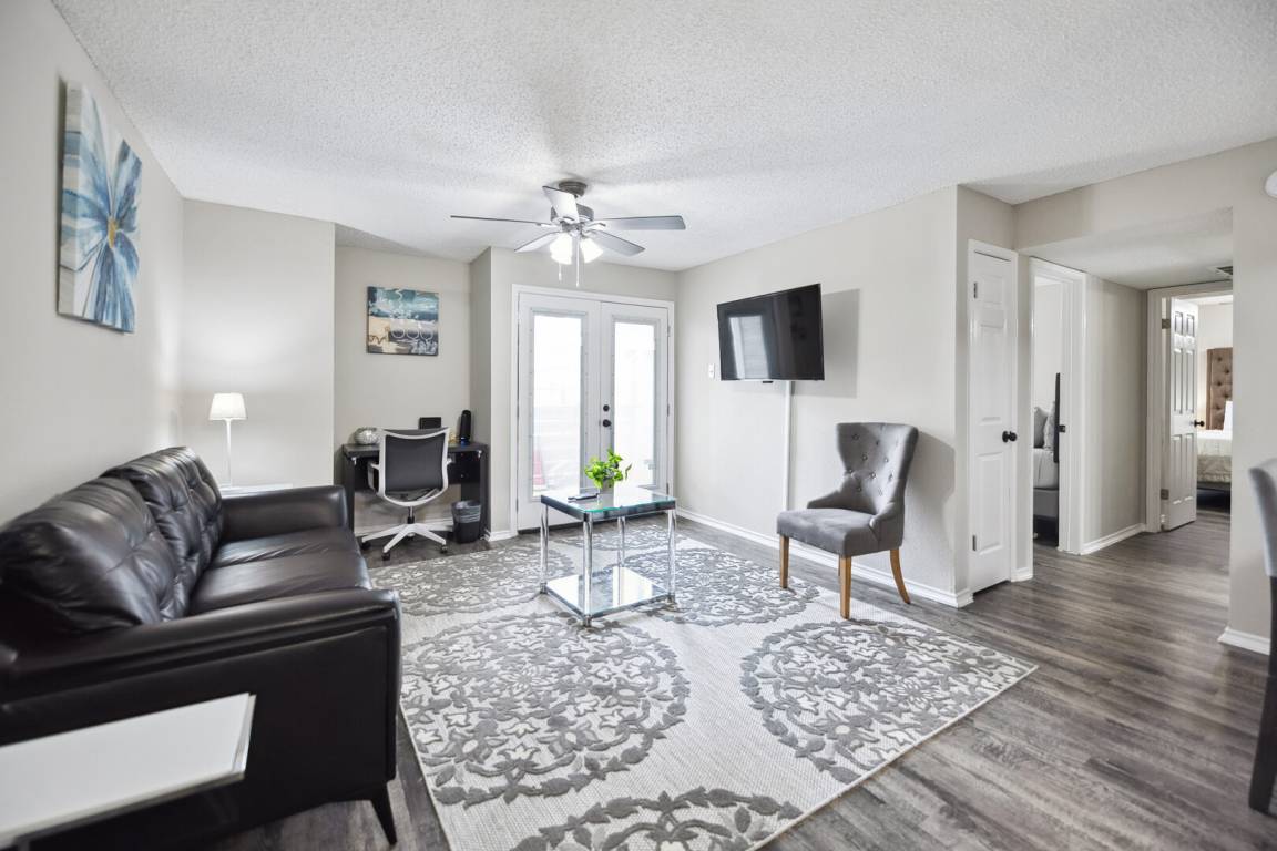 82 M² Apartment ∙ 2 Bedrooms ∙ 4 Guests - Irving, TX