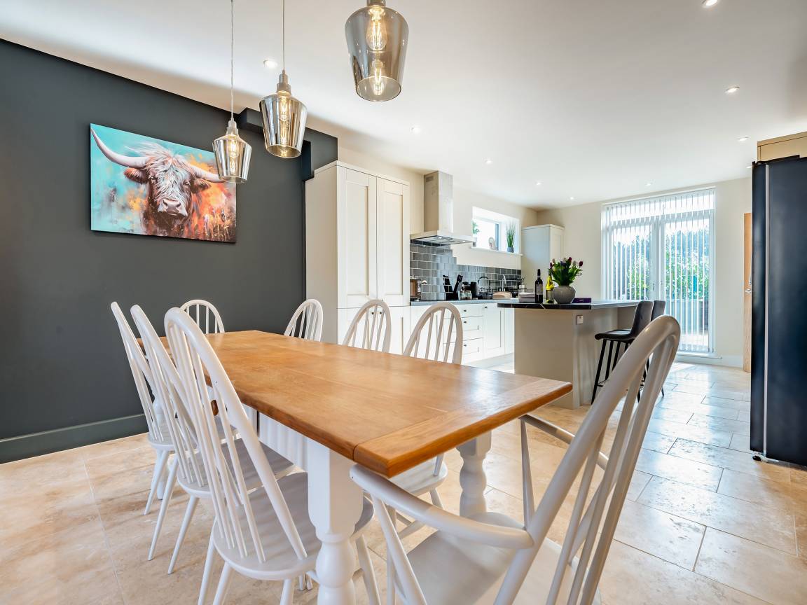 Cottage ∙ 4 Bedrooms ∙ 8 Guests - Bournemouth