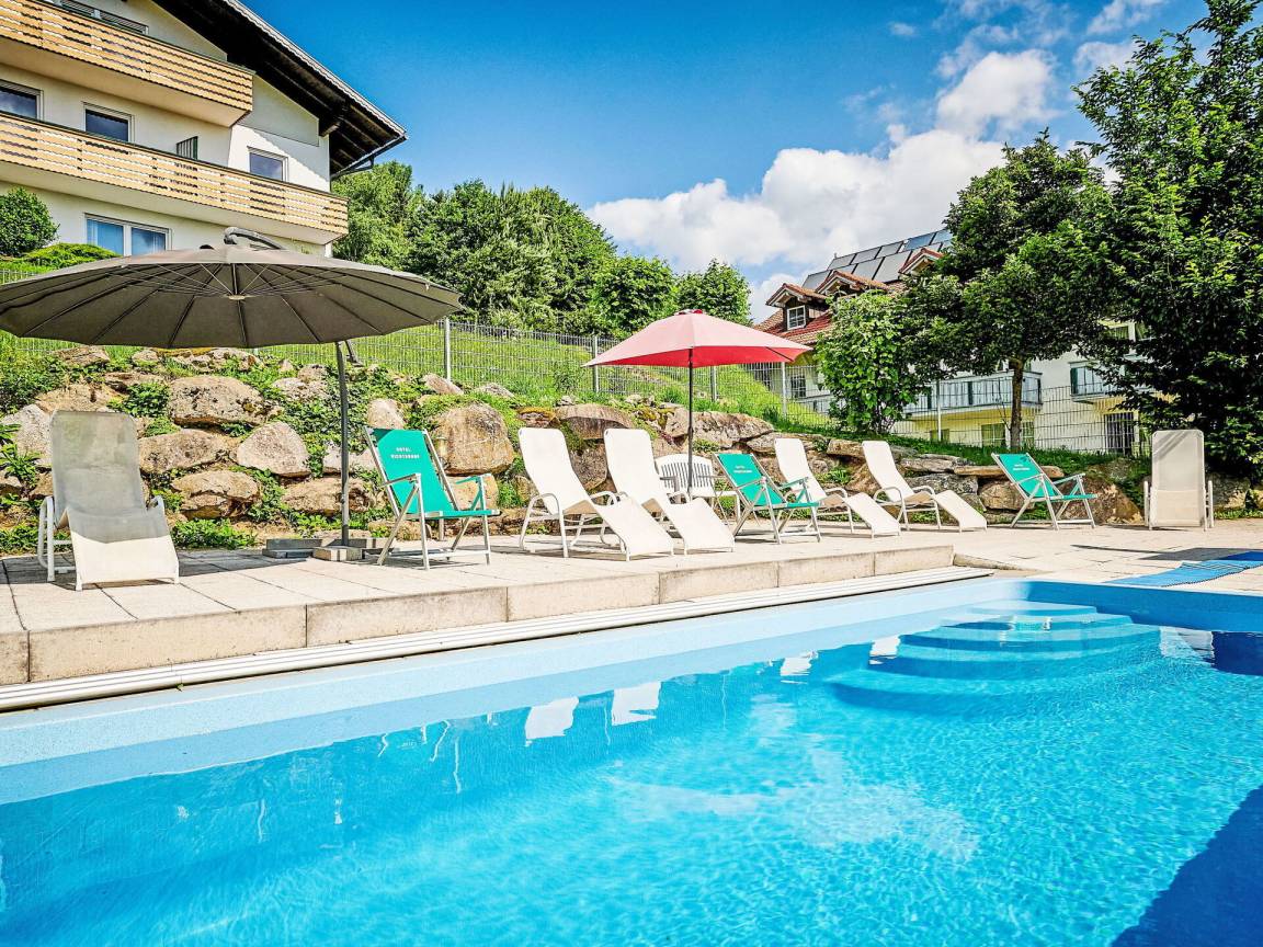 350 M² Ferienhaus ∙ 9 Schlafzimmer ∙ 25 Gäste - Sankt Englmar