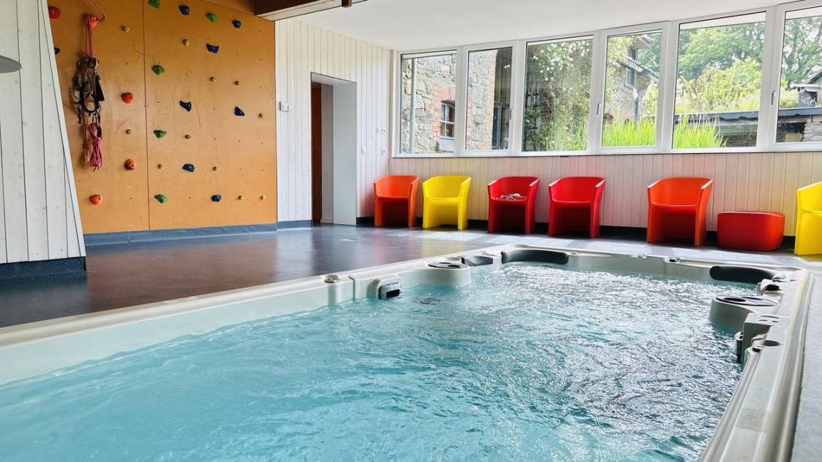 280 M² Ferienhaus ∙ 5 Schlafzimmer ∙ 14 Gäste - Nationalpark Eifel