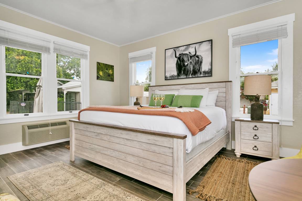 Apartment ∙ 1 Bedroom ∙ 2 Guests - Fredericksburg, TX