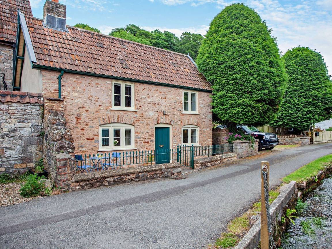 Cottage ∙ 1 Bedroom ∙ 2 Guests - Clevedon, UK
