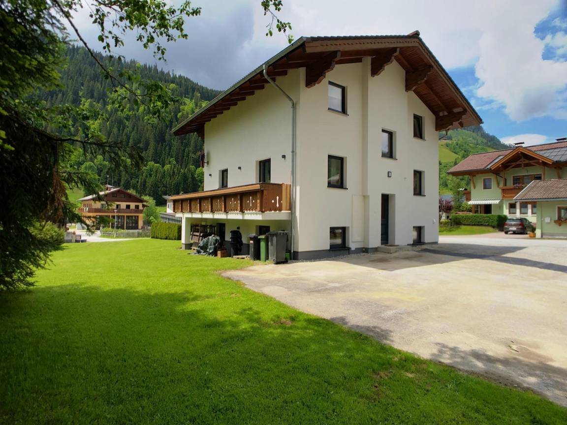 155 M² Chalet ∙ 4 Bedrooms ∙ 16 Guests - Wagrain