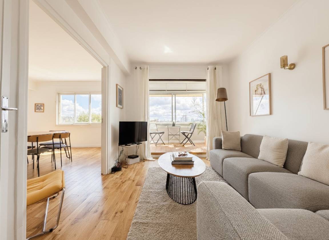 96 M² Apartment ∙ 2 Bedrooms ∙ 4 Guests - Versailles