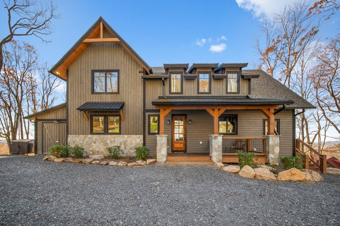 Cabin ∙ 4 Bedrooms ∙ 11 Guests - Beech Mountain, NC