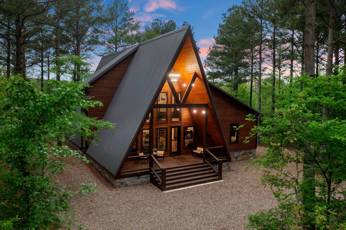 Cabin ∙ 3 Bedrooms ∙ 12 Guests - Oklahoma