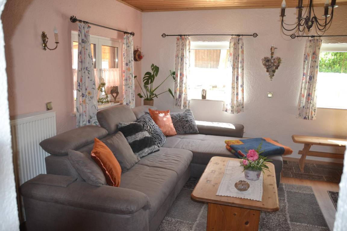 70 M² Ferienhaus ∙ 2 Schlafzimmer ∙ 4 Gäste - Viechtach