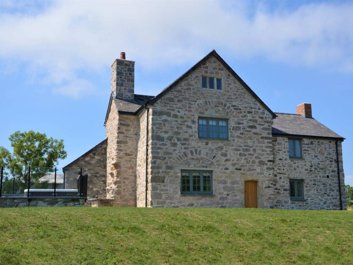 Cottage ∙ 4 Bedrooms ∙ 8 Guests - Gwynedd