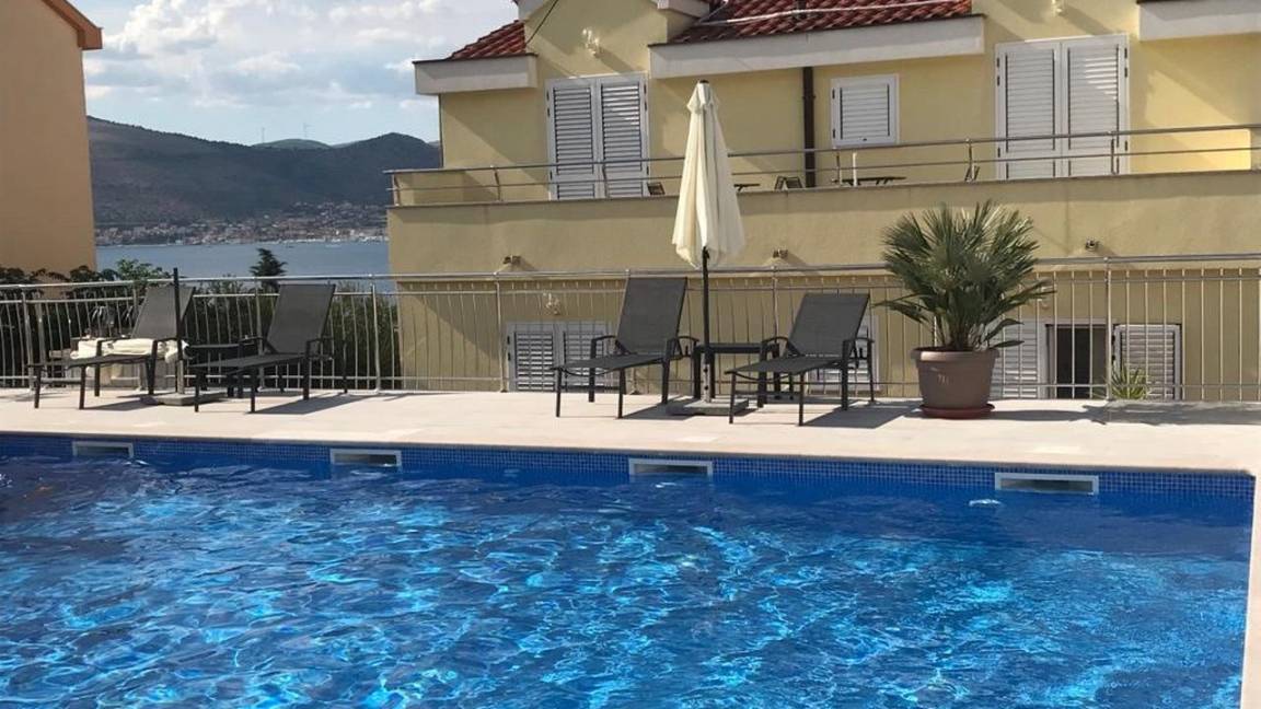 100 M² Apartment ∙ 2 Bedrooms ∙ 6 Guests - Trogir