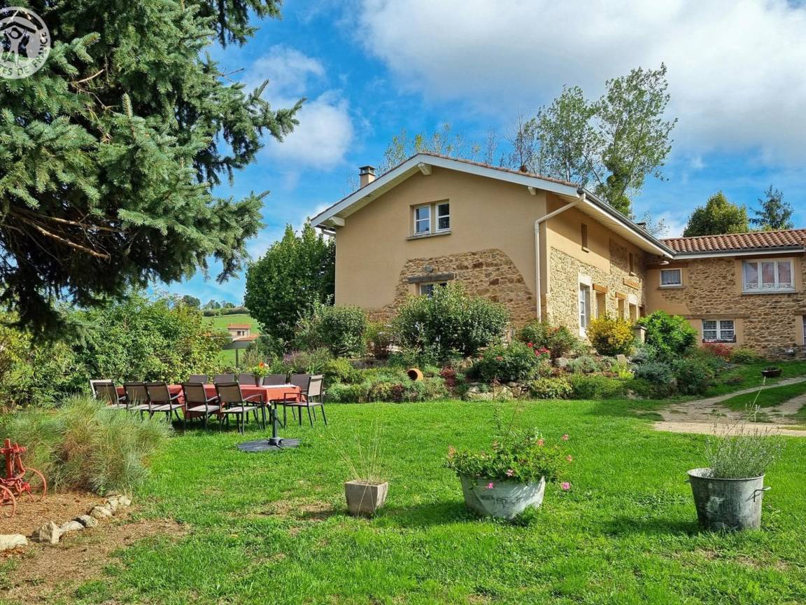 150 M² Cottage ∙ 4 Bedrooms ∙ 12 Guests - Cellieu