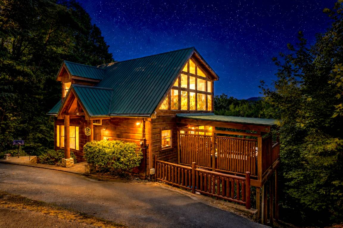 107 M² Cabin ∙ 2 Bedrooms ∙ 6 Guests - Gatlinburg, TN