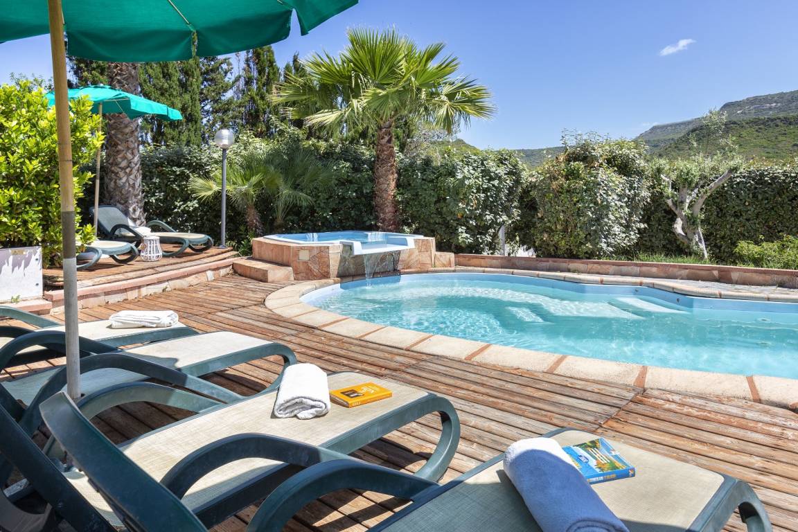 Villa Vacanza ∙ 4 Camere Da Letto ∙ 8 Ospiti - Alghero
