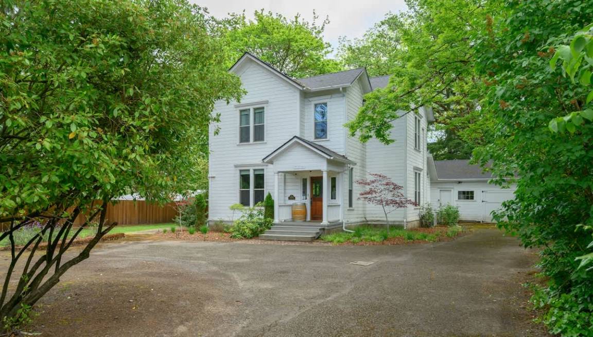 211 M² House ∙ 4 Bedrooms ∙ 8 Guests - McMinnville, OR