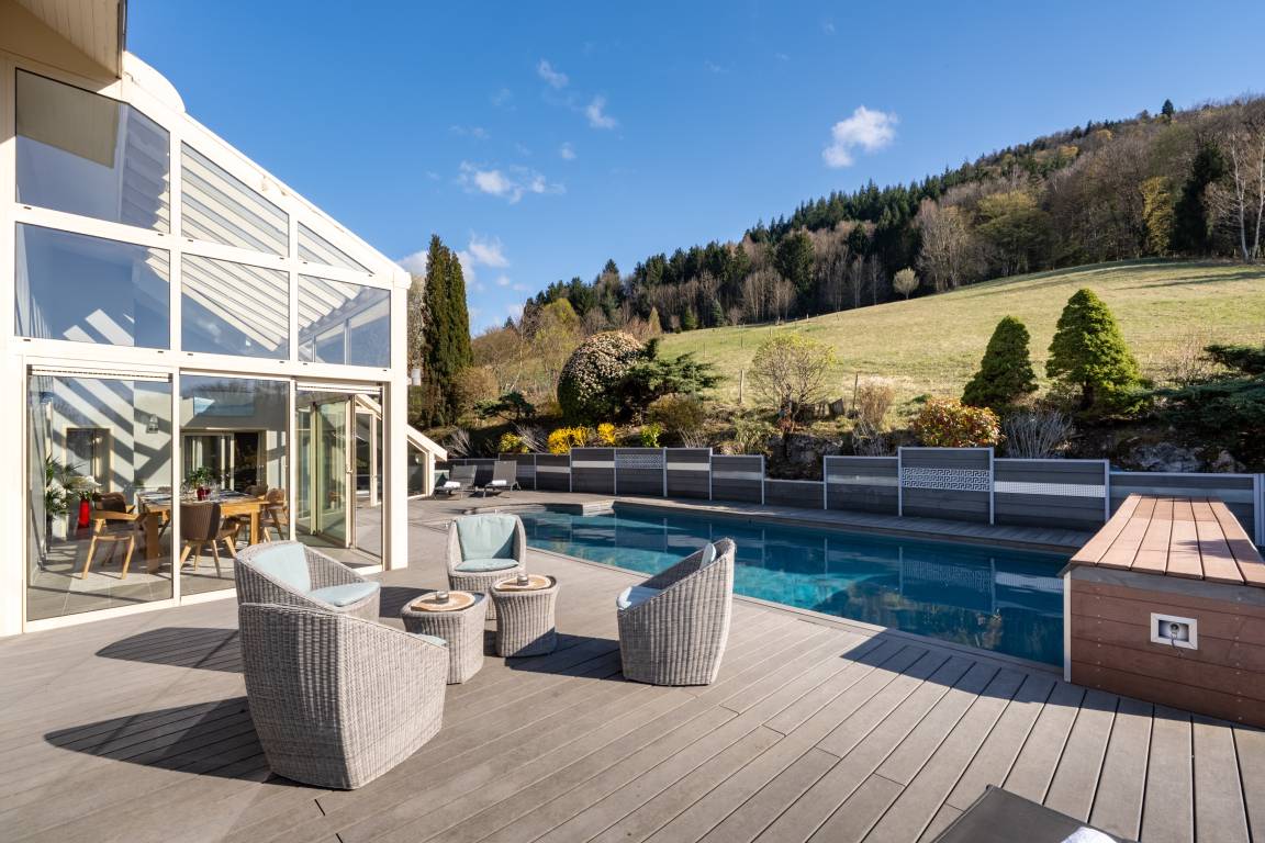 283 M² Villa ∙ 6 Bedrooms ∙ 10 Guests - Lake Annecy