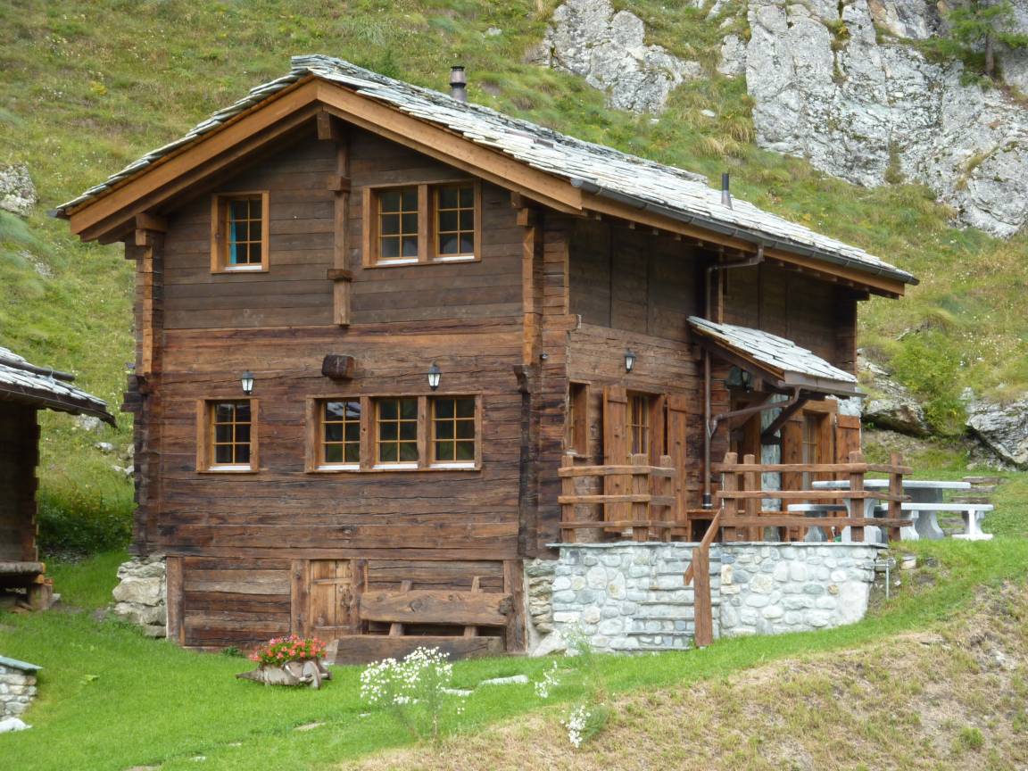 130 M² Chalet ∙ 4 Bedrooms ∙ 8 Guests - Grimentz