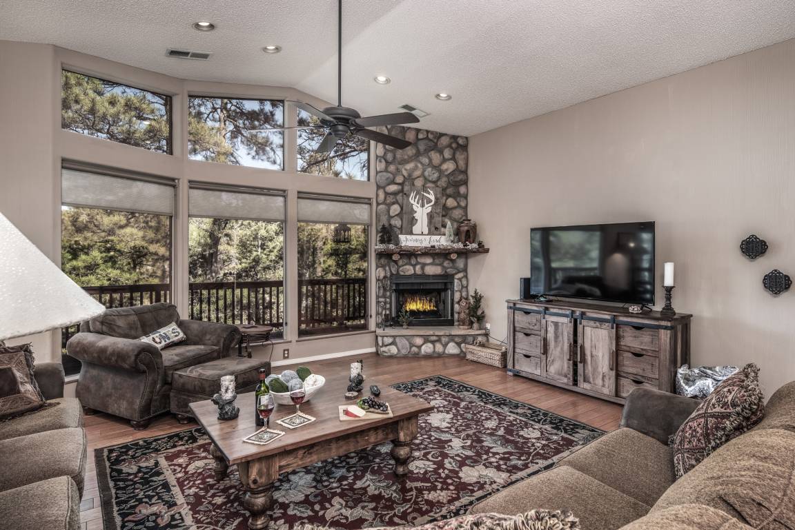 196 M² Cabin ∙ 3 Bedrooms ∙ 8 Guests - Bonito Lake, NM