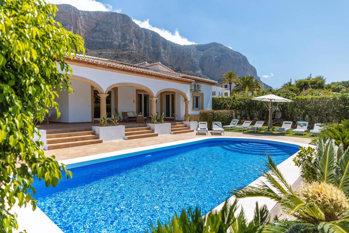 267 M² House ∙ 4 Bedrooms ∙ 8 Guests - Dénia