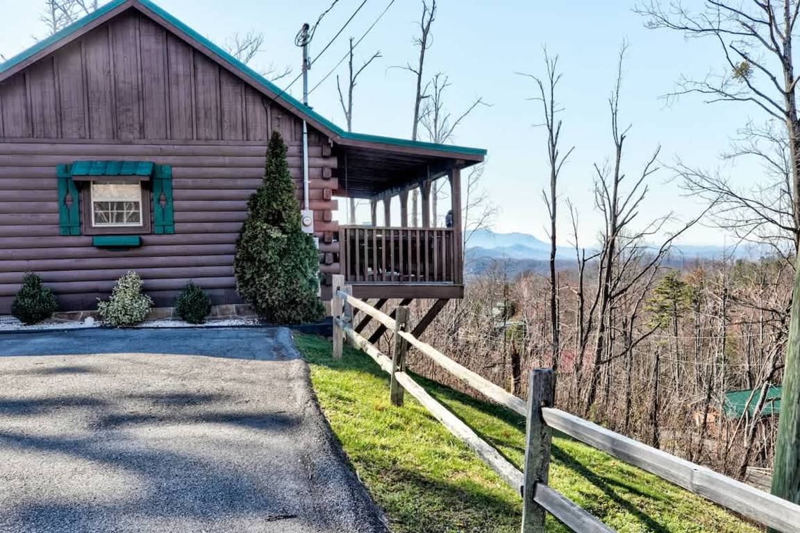 Apartment ∙ 1 Bedroom ∙ 2 Guests - Gatlinburg, TN