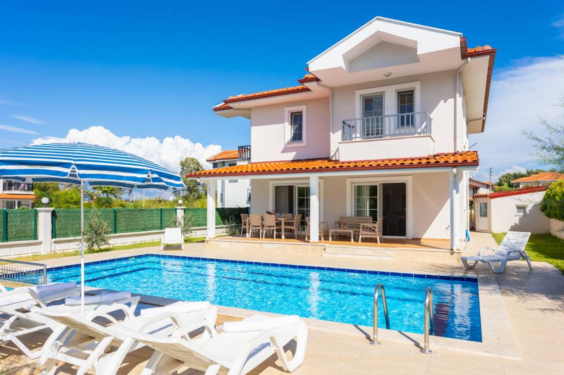 220 M² Villa ∙ 4 Chambres ∙ 8 Personnes - Dalyan