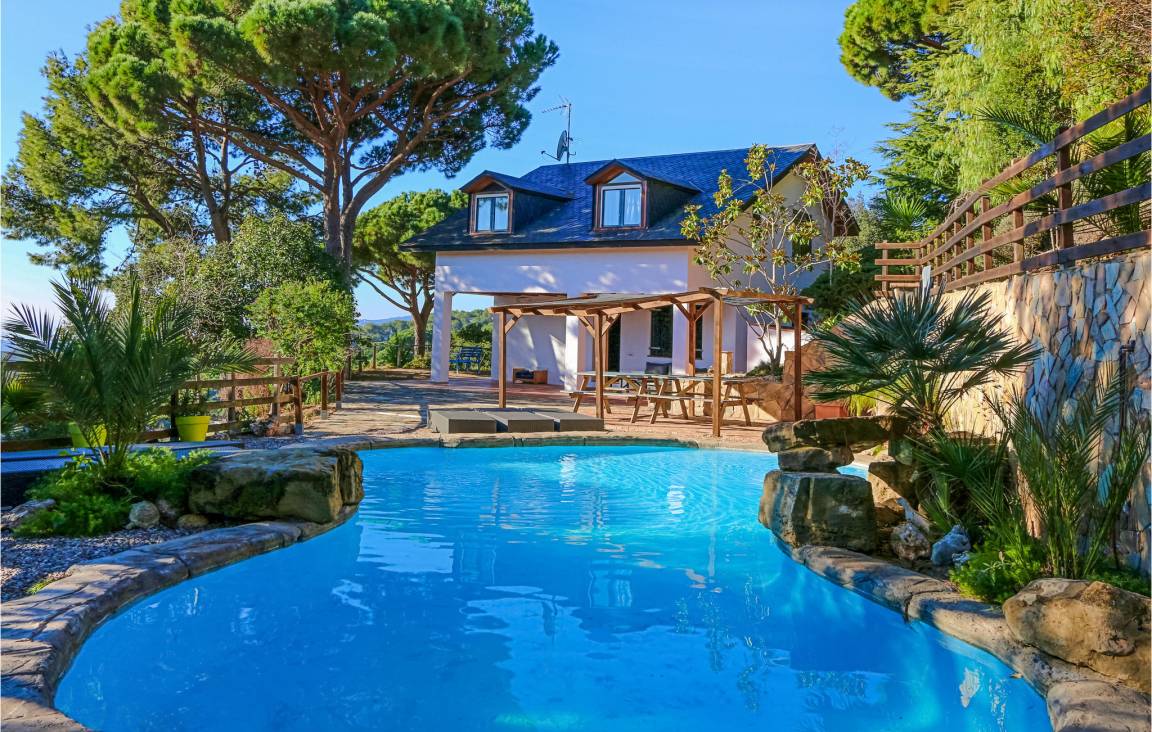 98 M² Huis ∙ 5 Slaapkamers ∙ 10 Gasten - Sant Celoni
