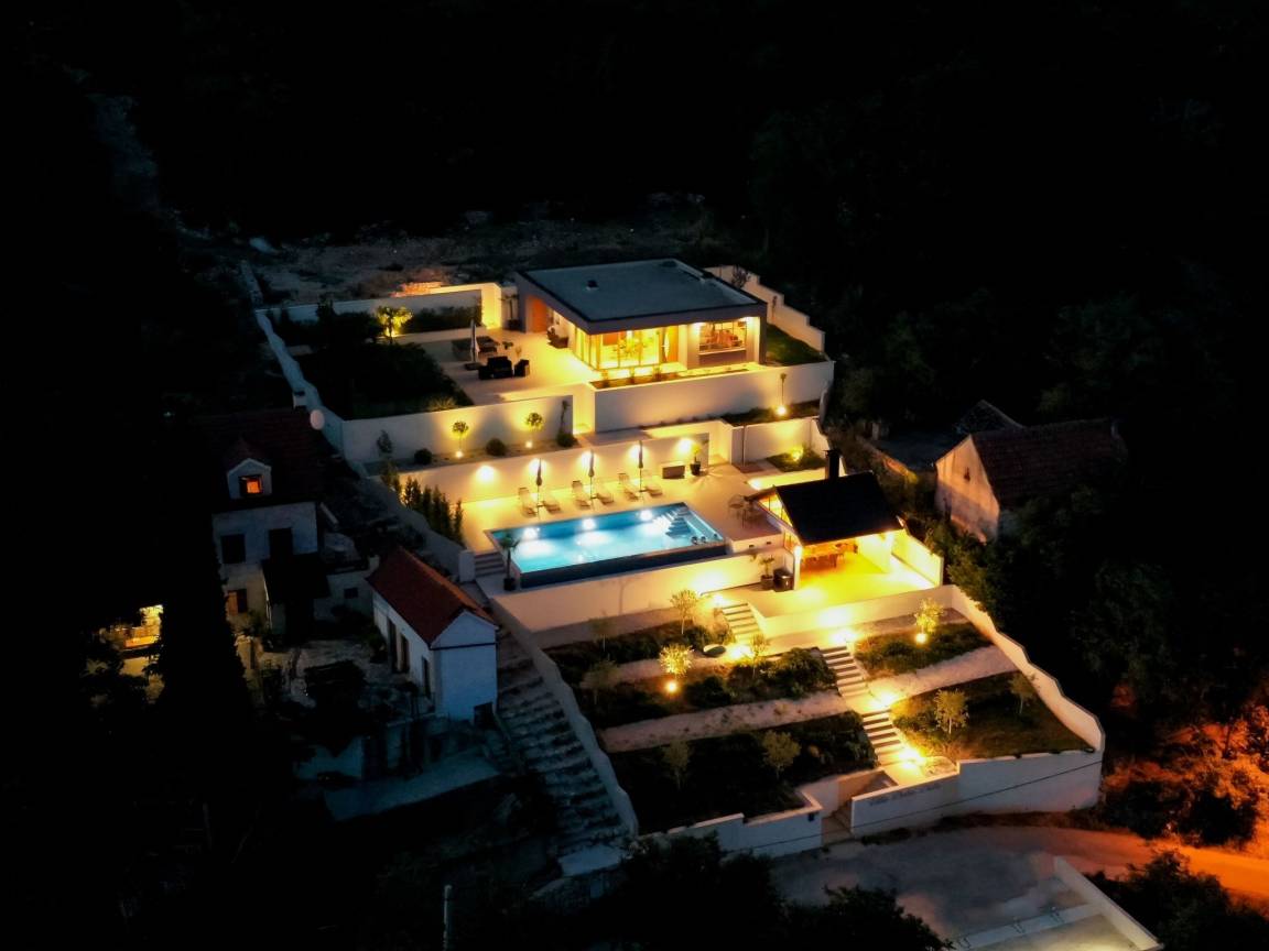 120 M² Ferienhaus ∙ 2 Schlafzimmer ∙ 6 Gäste - Imotski