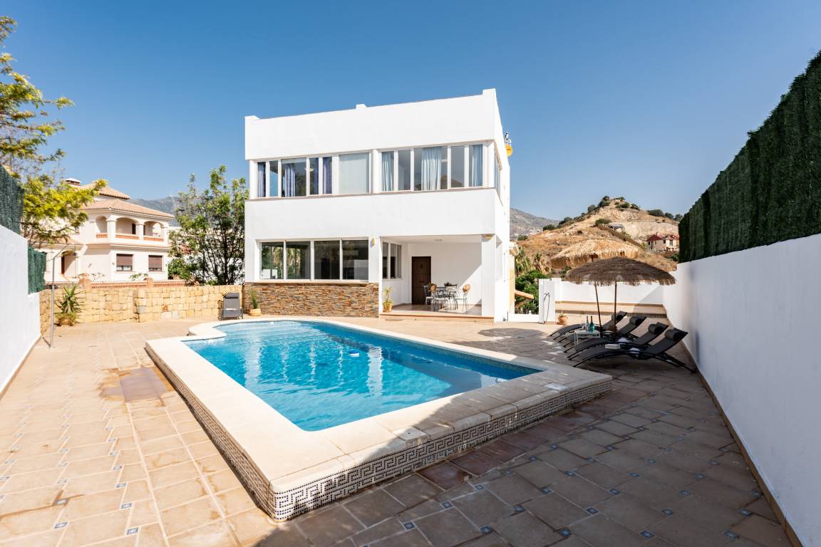300 M² Villa Vacanza ∙ 5 Camere Da Letto ∙ 10 Ospiti - Benalmádena