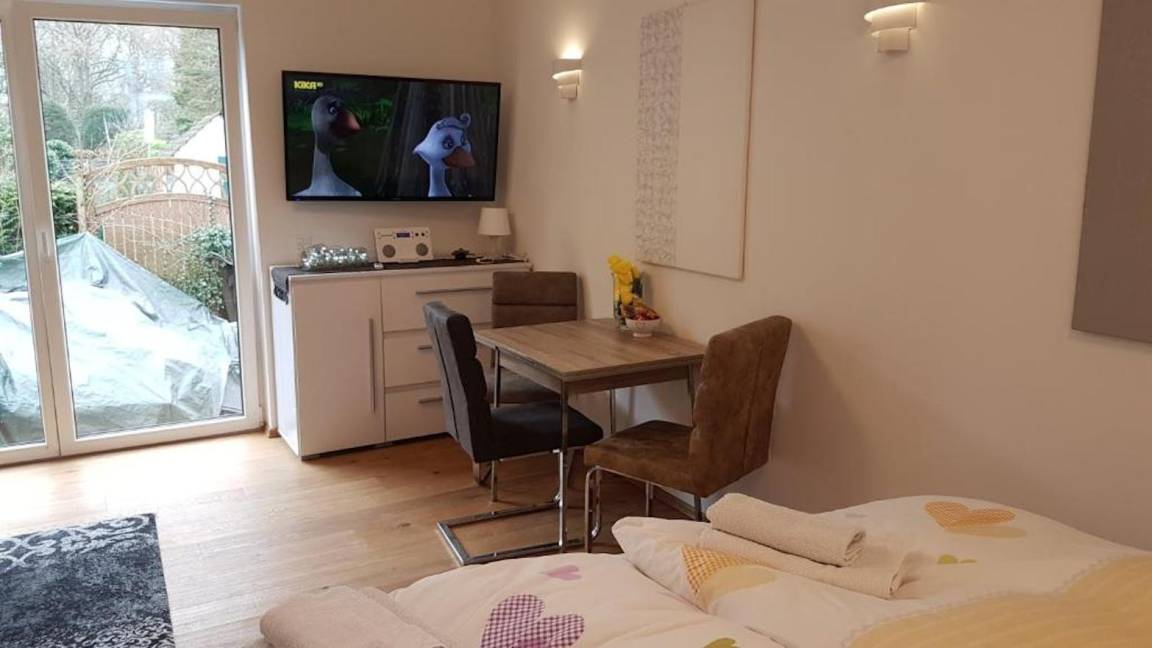 43 M² Ferienwohnung ∙ 1 Schlafzimmer ∙ 4 Gäste - Bergisch Gladbach