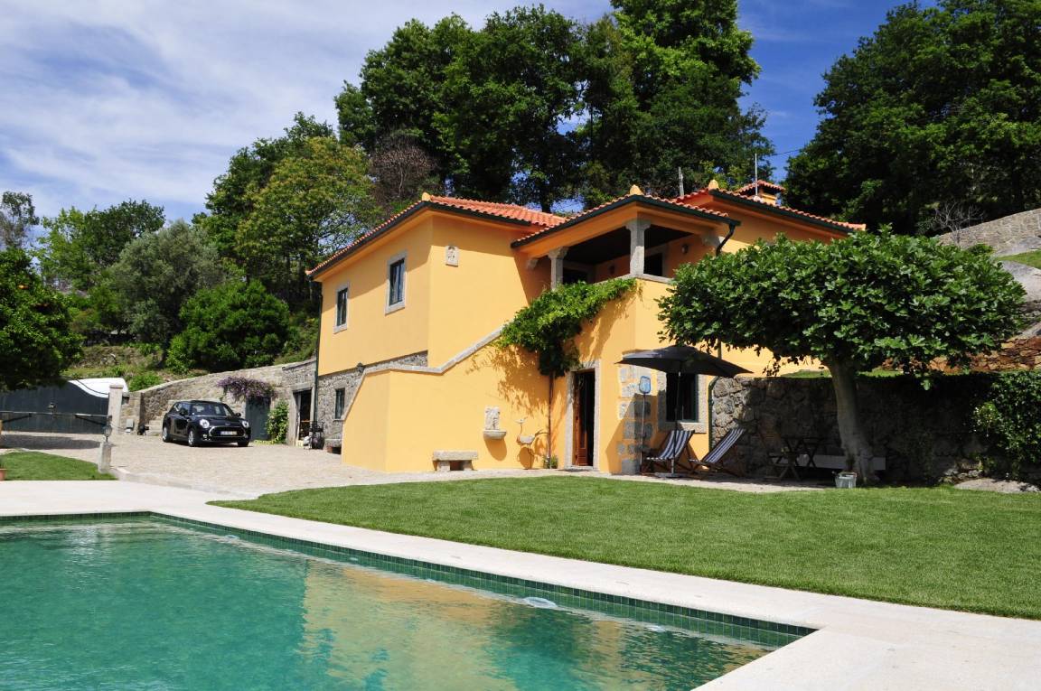 300 M² House ∙ 4 Bedrooms ∙ 8 Guests - Ponte de Lima